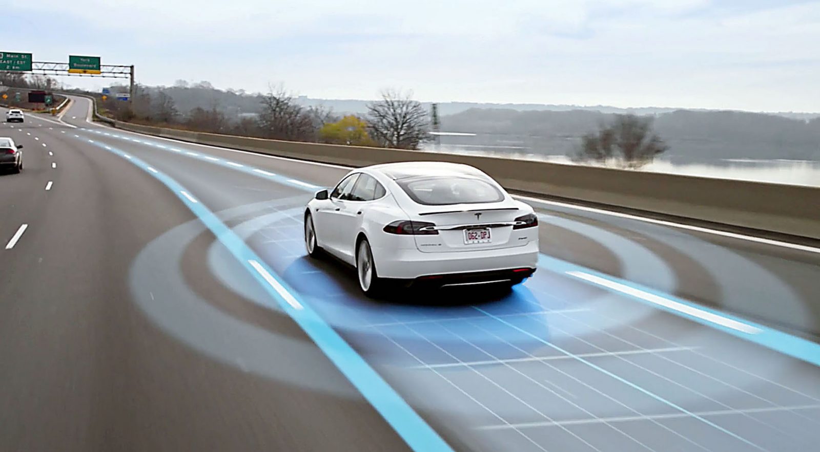 Tesla Autopilot adapts speed to that of adjacent vehicles