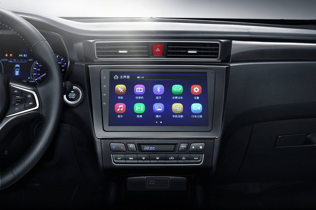 interior-central-screen - Driving ECO