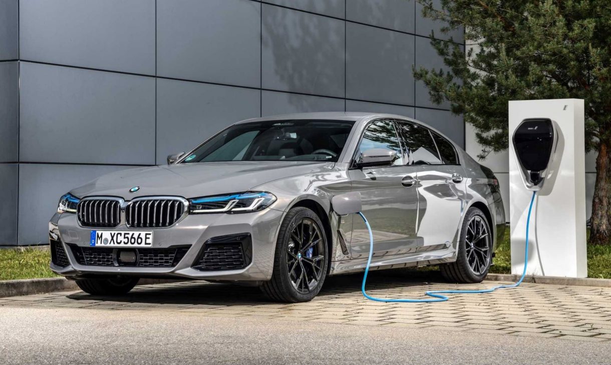 Neuer BMW 545e xDrive der sportlichste Plug in Hybrid