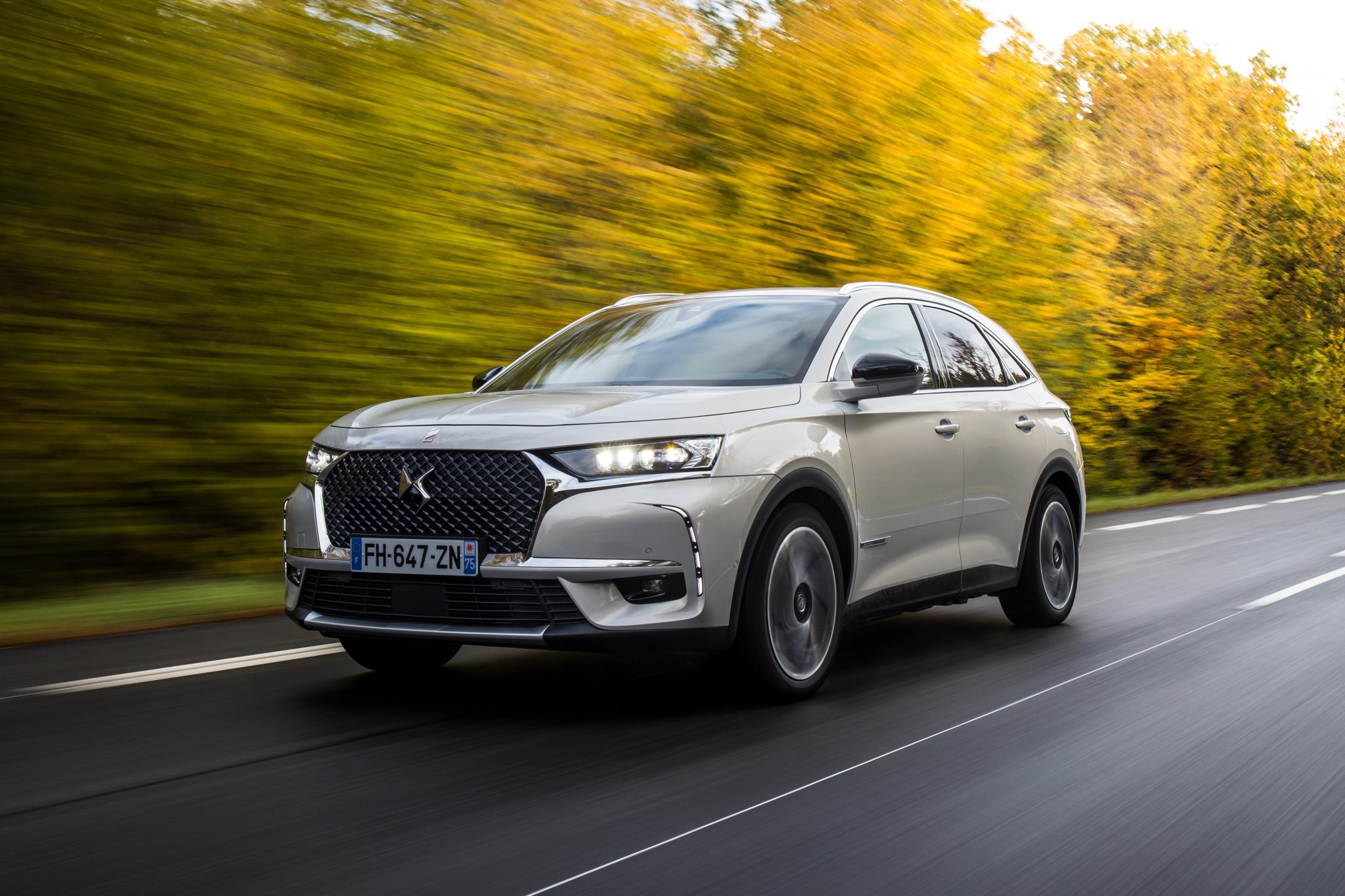 The DS 7 Crossback E-Tense 225 expands the catalogue of plug-in hybrid variants of the SUV