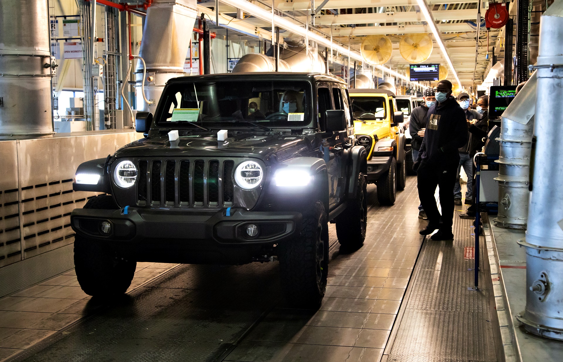 The first mass-produced Jeep Wrangler 4xe is already on its way to the ...