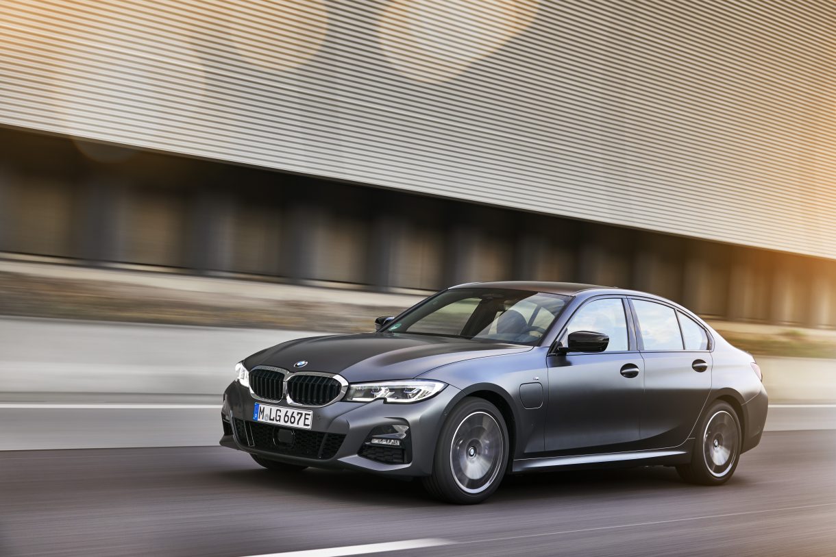 Bmw hybrid sedan store