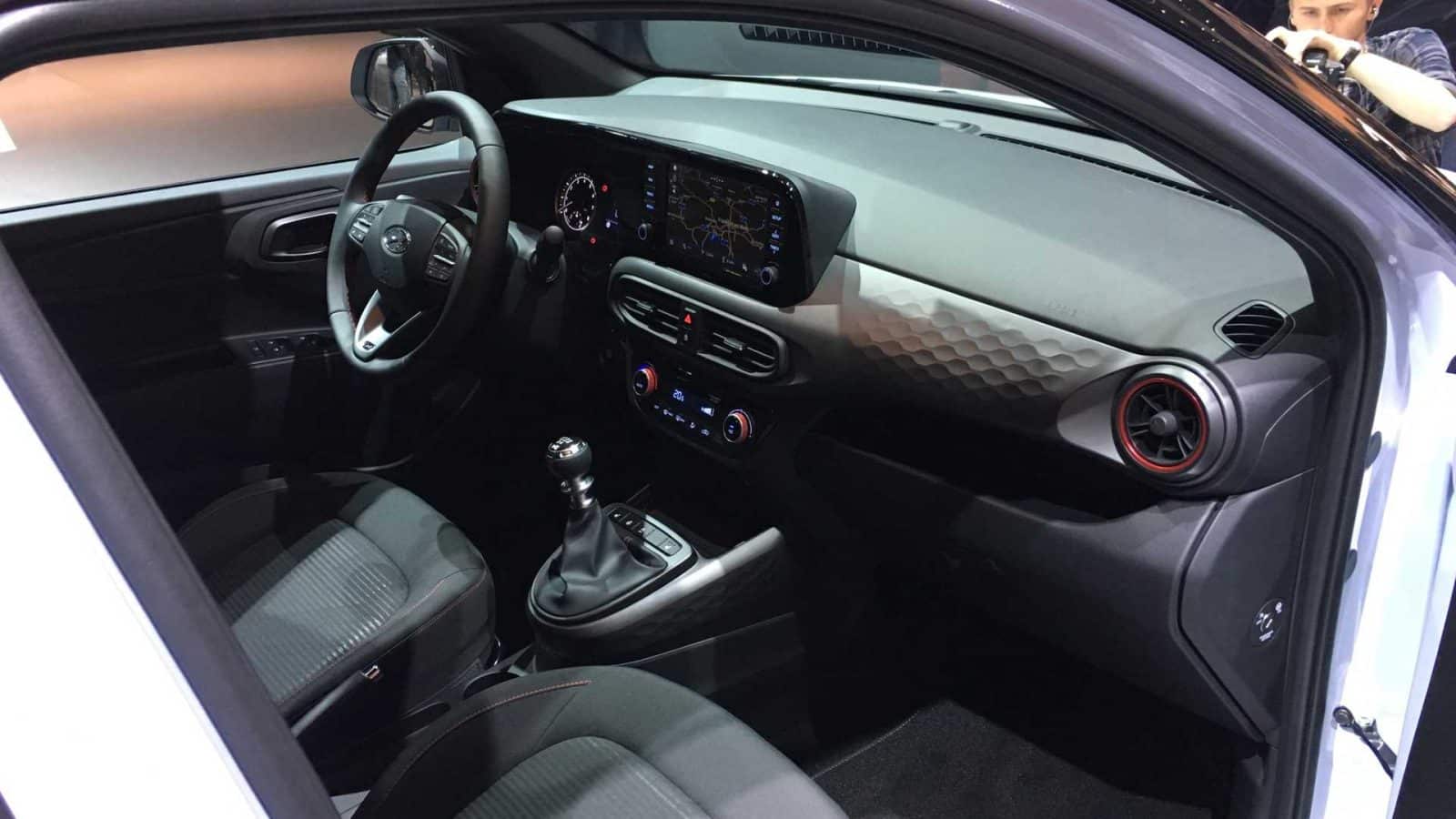 Hyundai I10 Line Interior - Driving ECO