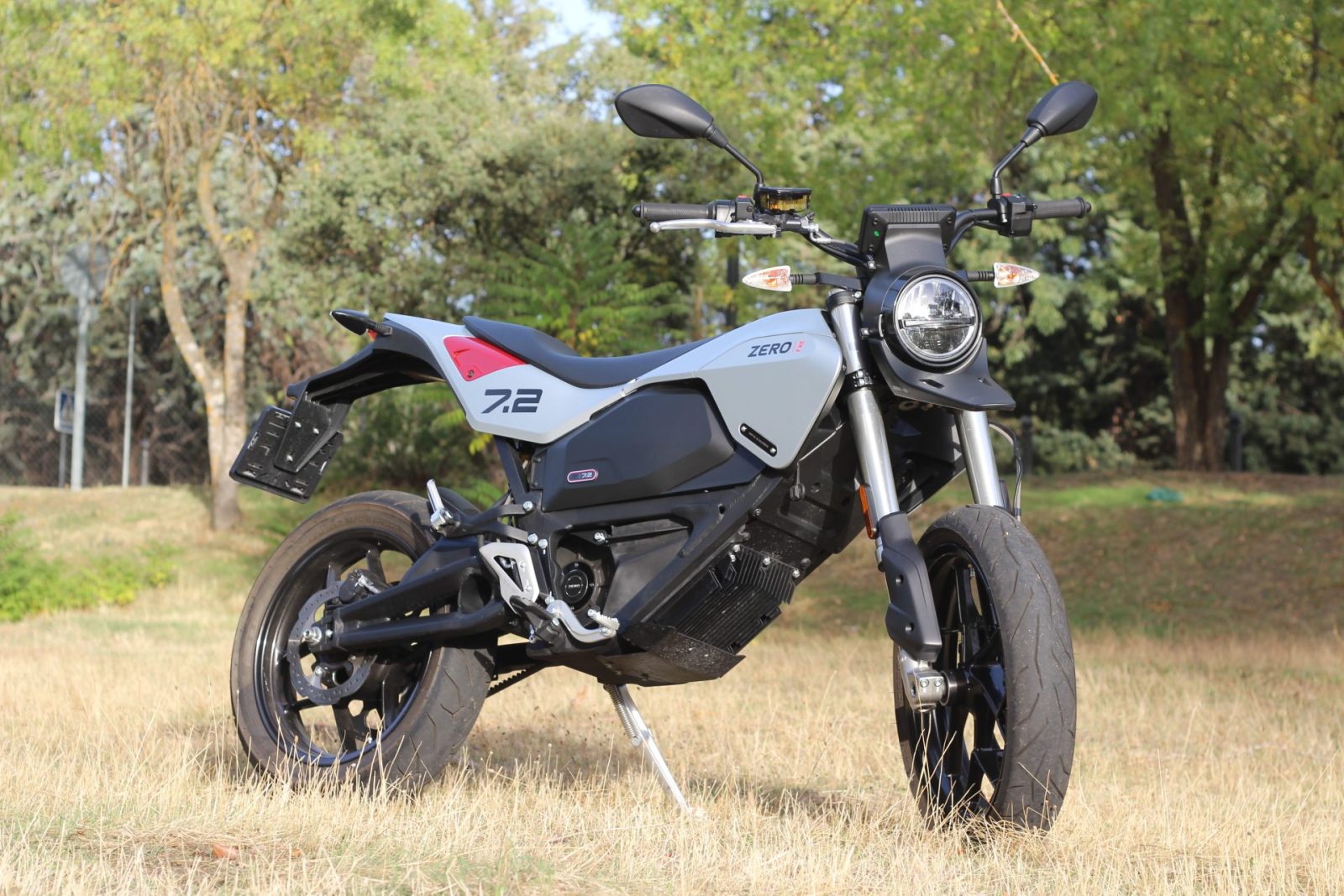 Prueba Zero FXE: diversión asegurada en formato Supermotard