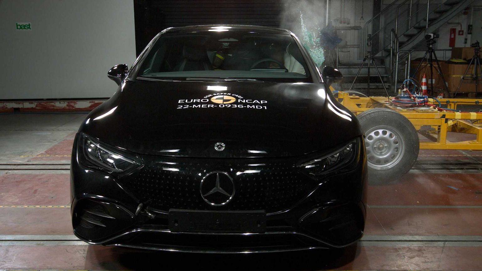Mercedes Benz Eqe Euro Ncap Lateral Collision - Driving ECO