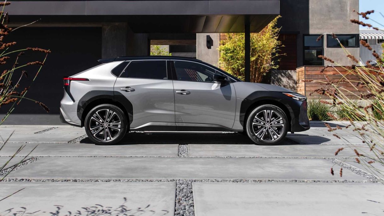 Toyota Bz4x Side - Driving ECO