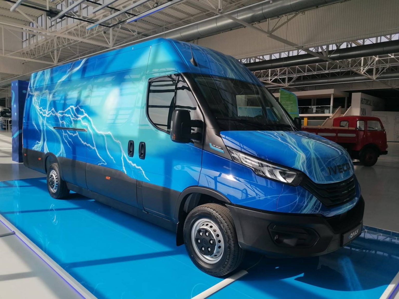 駕駛新款依維柯 eDaily：電動貨車的新參考？