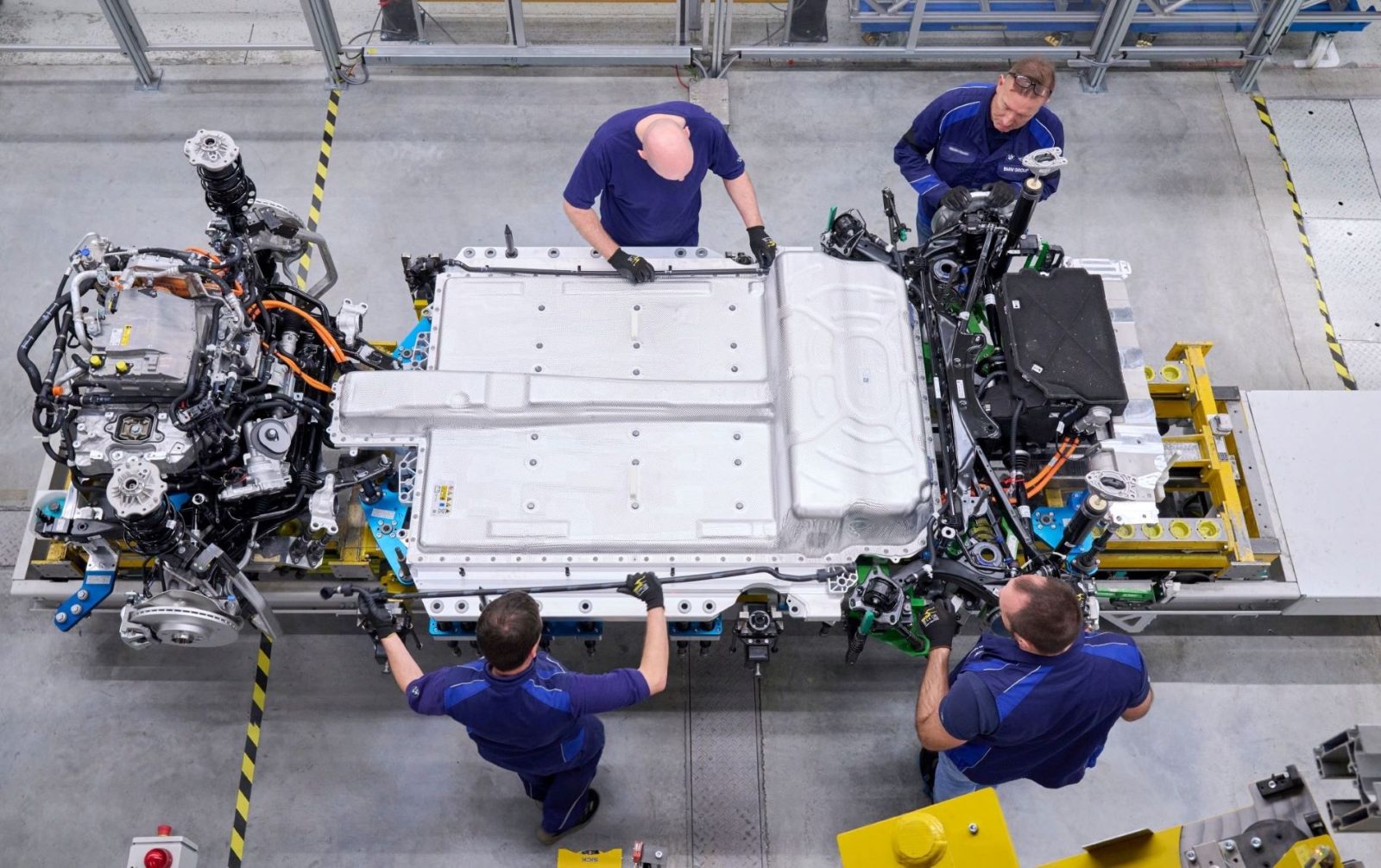 Inizia la produzione della BMW iX1 in Germania