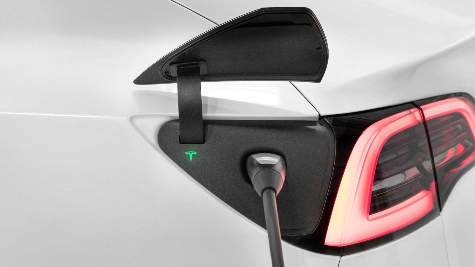 Tesla releases its proprietary charging system to all manufacturers