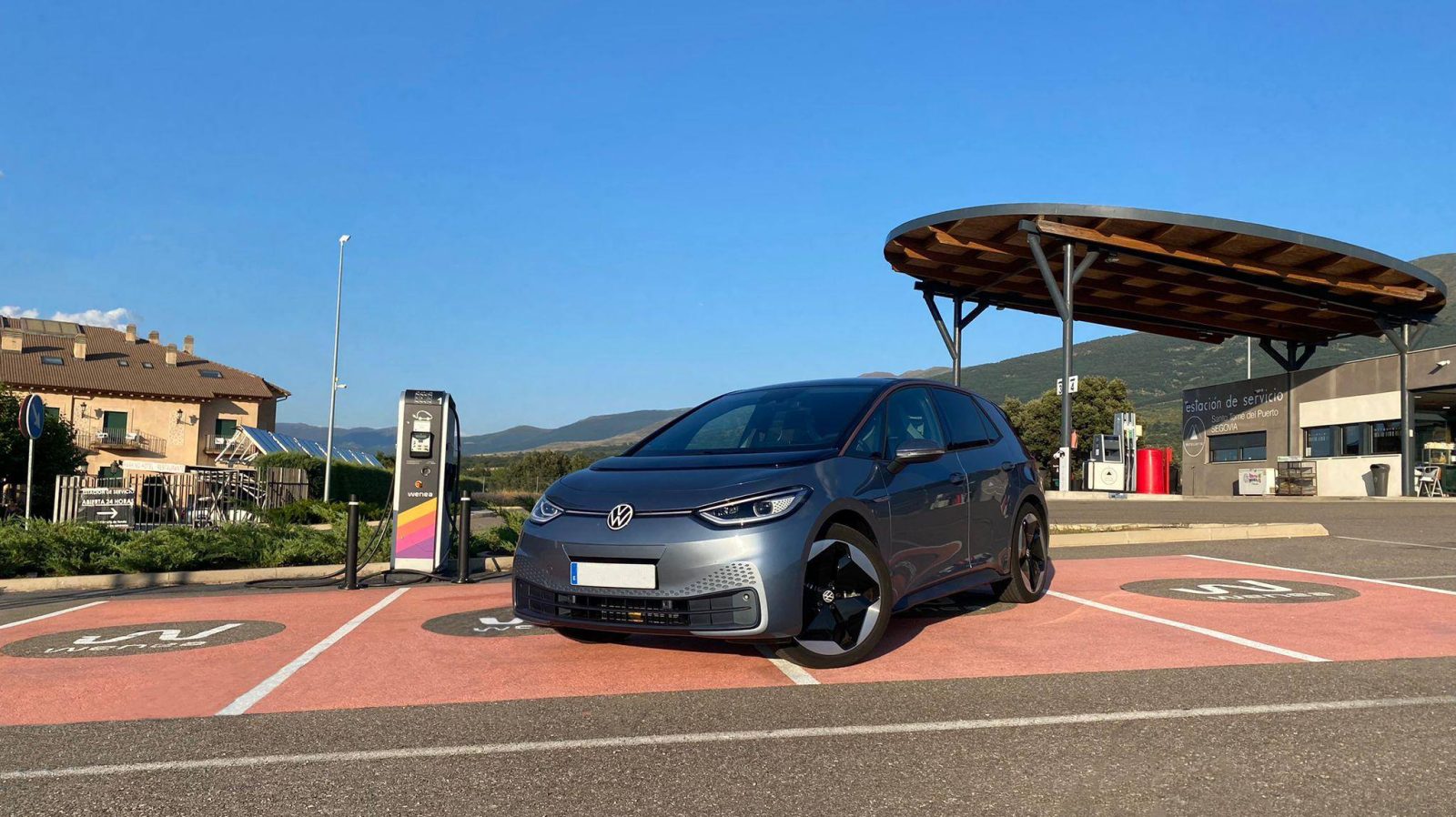 Wenea aumenta su infraestructura de carga en hoteles