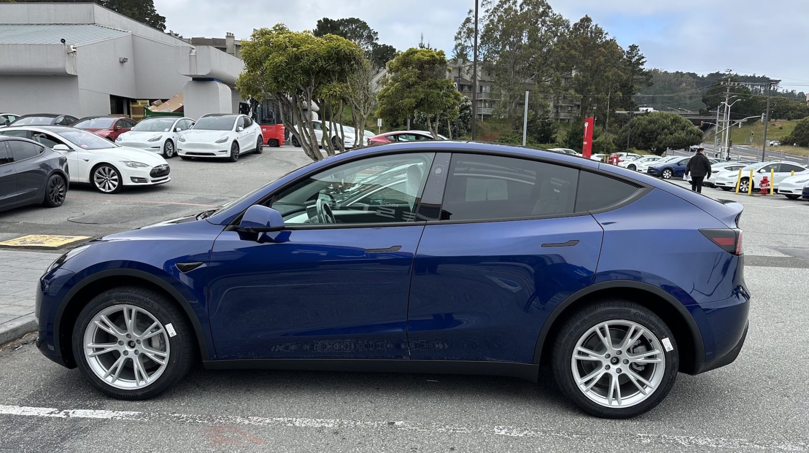 El Model Y con hardware 4 sale de la línea de producción