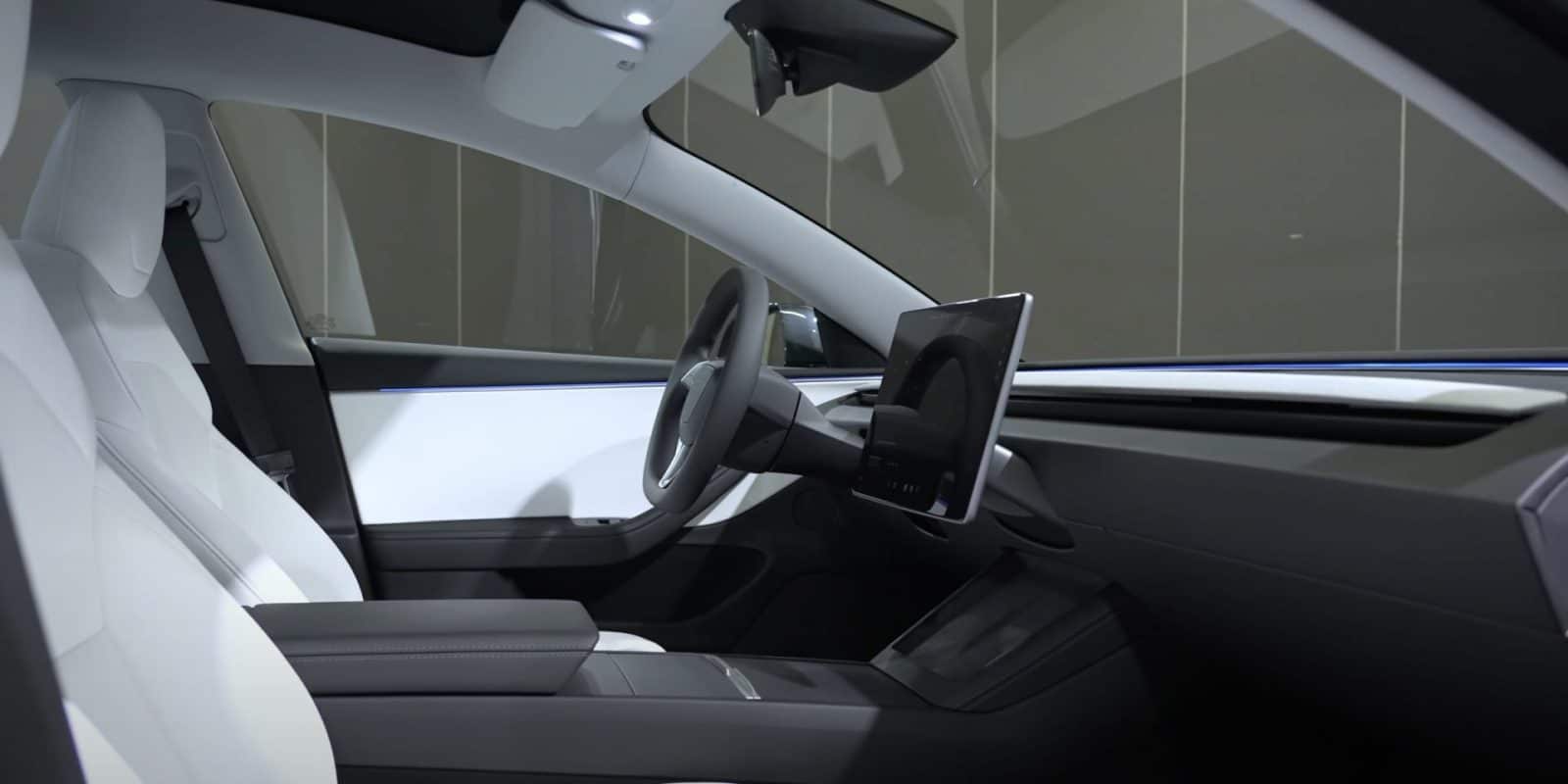 Tesla Model 3 2024 Interior - Driving ECO