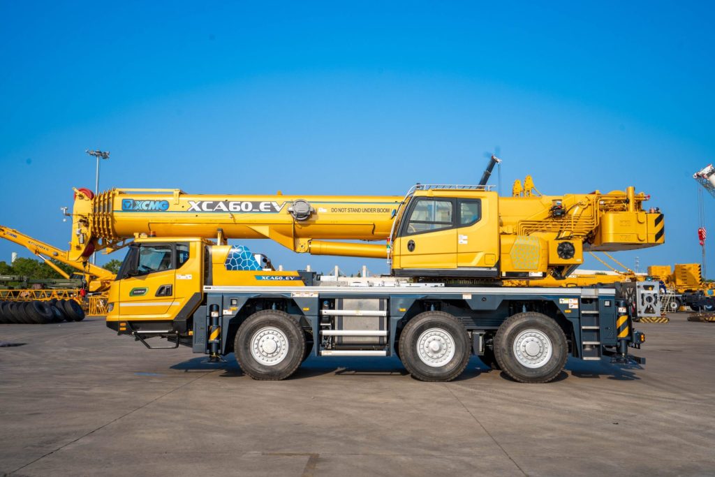 Hybrid engines come to the world of self-propelled cranes with this ...