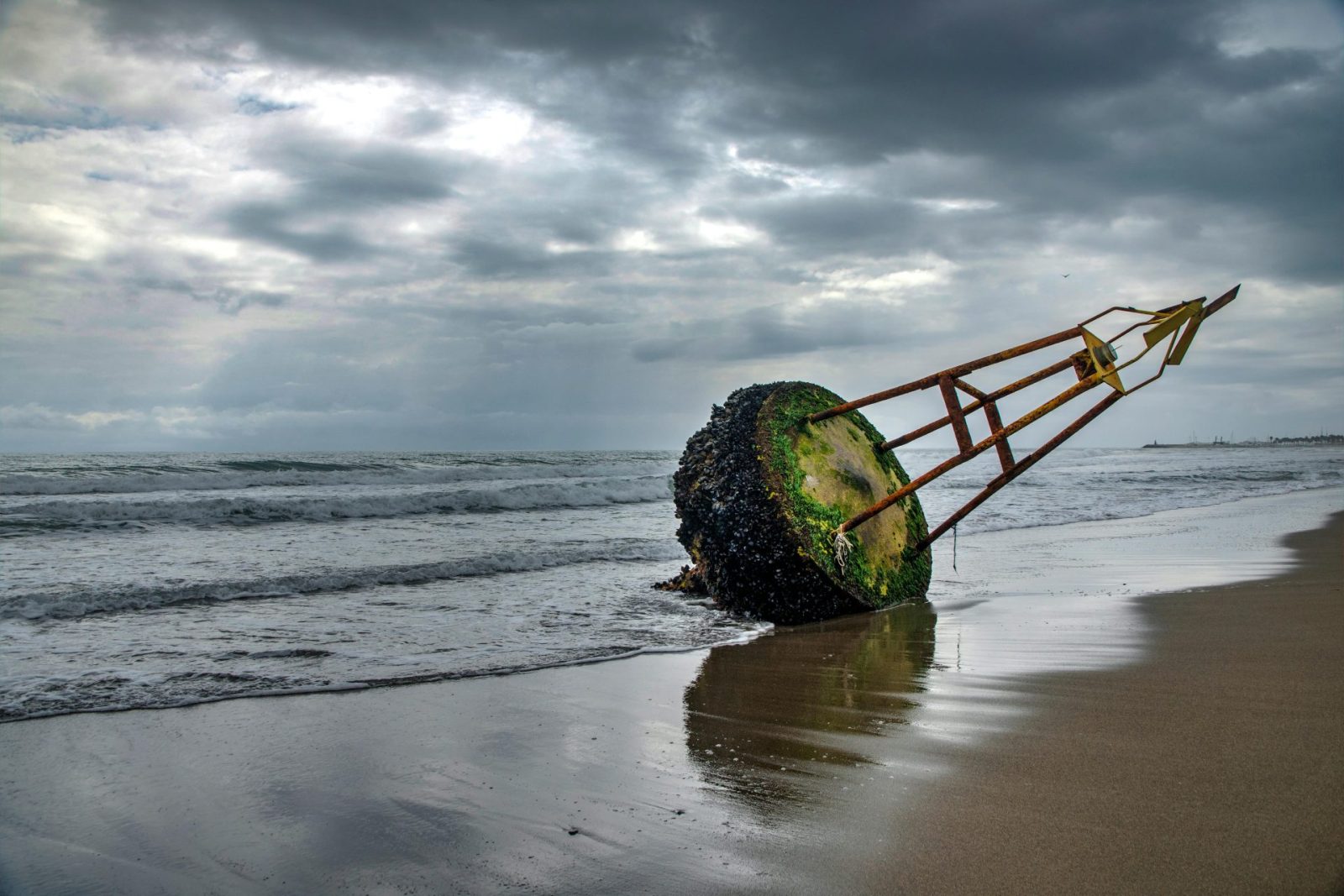 Tides of garbage: The many faces of beach pollution