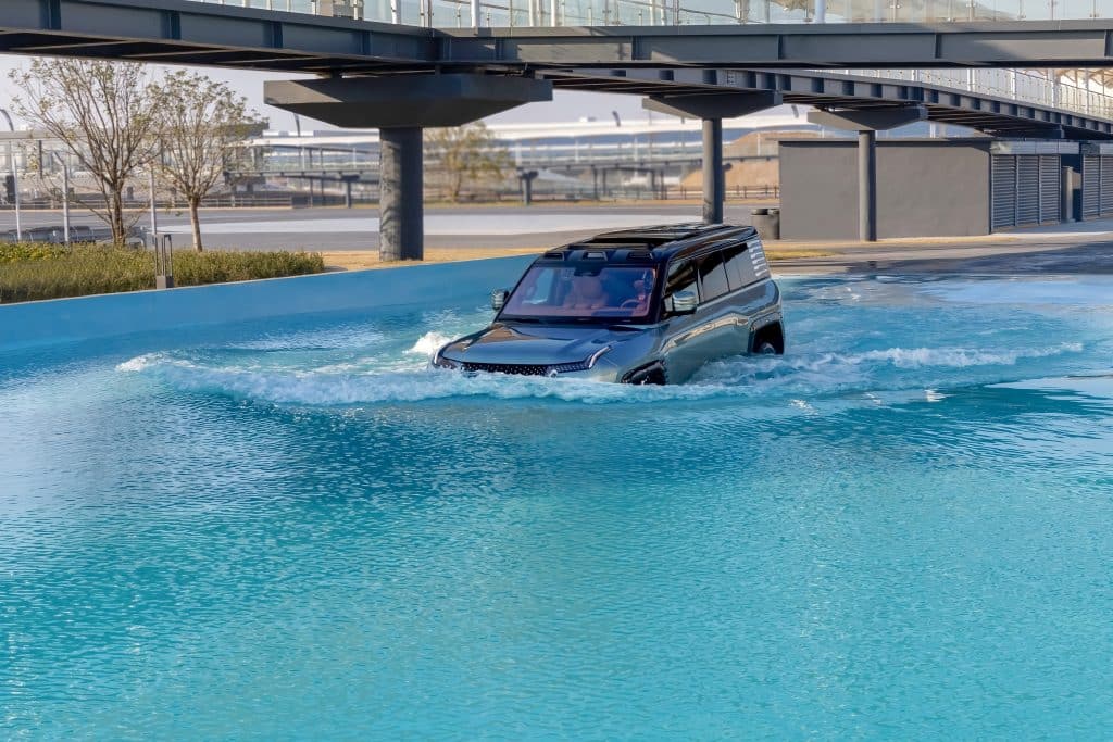 Zhengzhou, BYD's mega-factory where cars float, drift and climb dunes