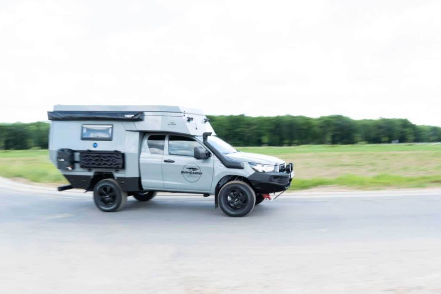 Toyota Hilux Extra Cab BushCamper: hasta el infinito y más allá