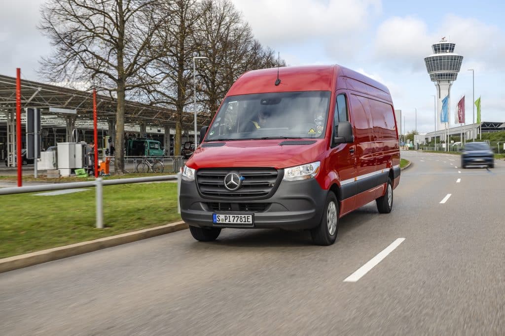 La nueva Mercedes-Benz eSprinter va a por todas: 475 km con una sola carga