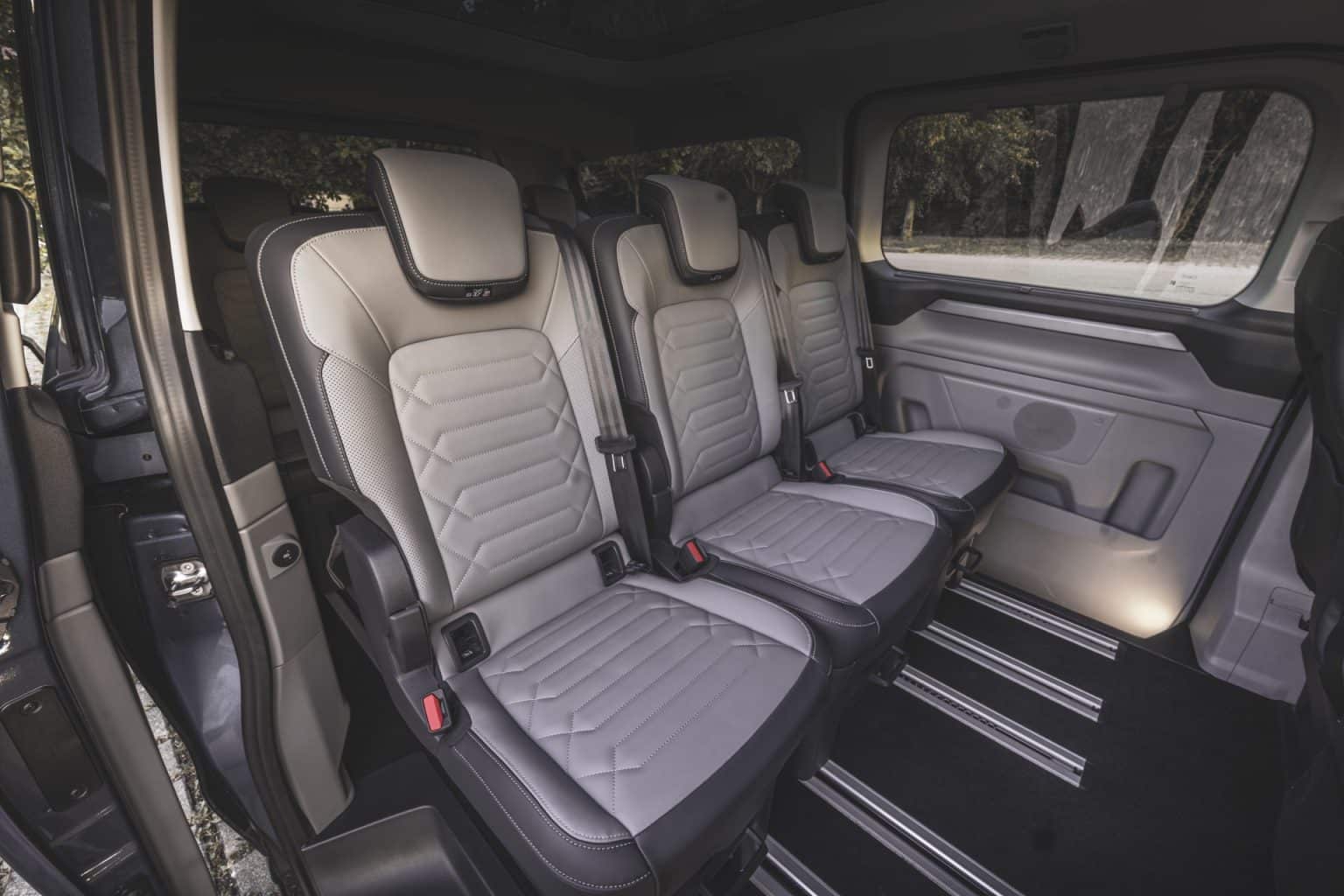 The new Ford Tourneo Custom arrives, with up to nine seats, maximum ...