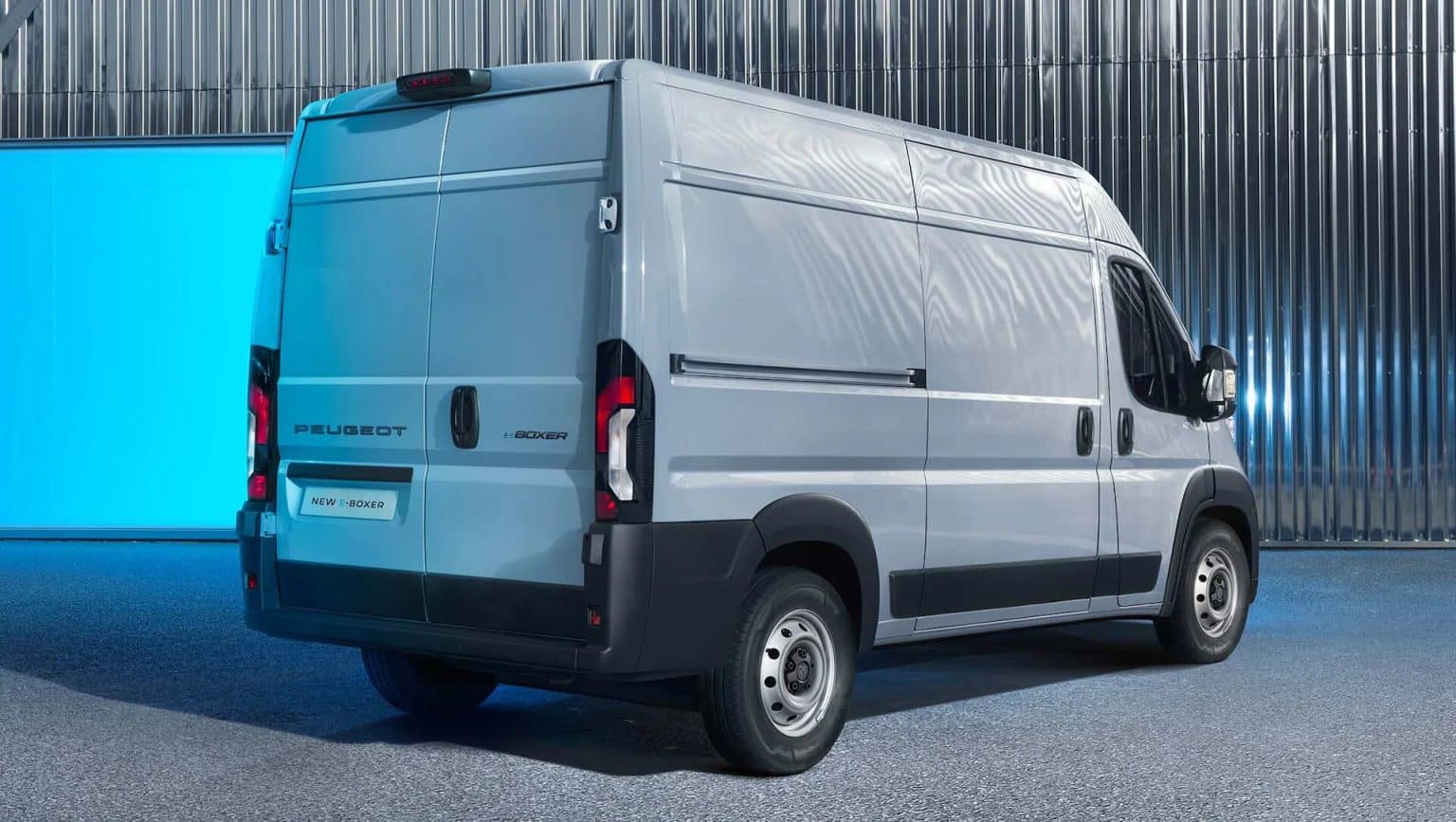 Precios Peugeot e-Boxer 2025 - Todos los datos técnicos de Peugeot e-Boxer