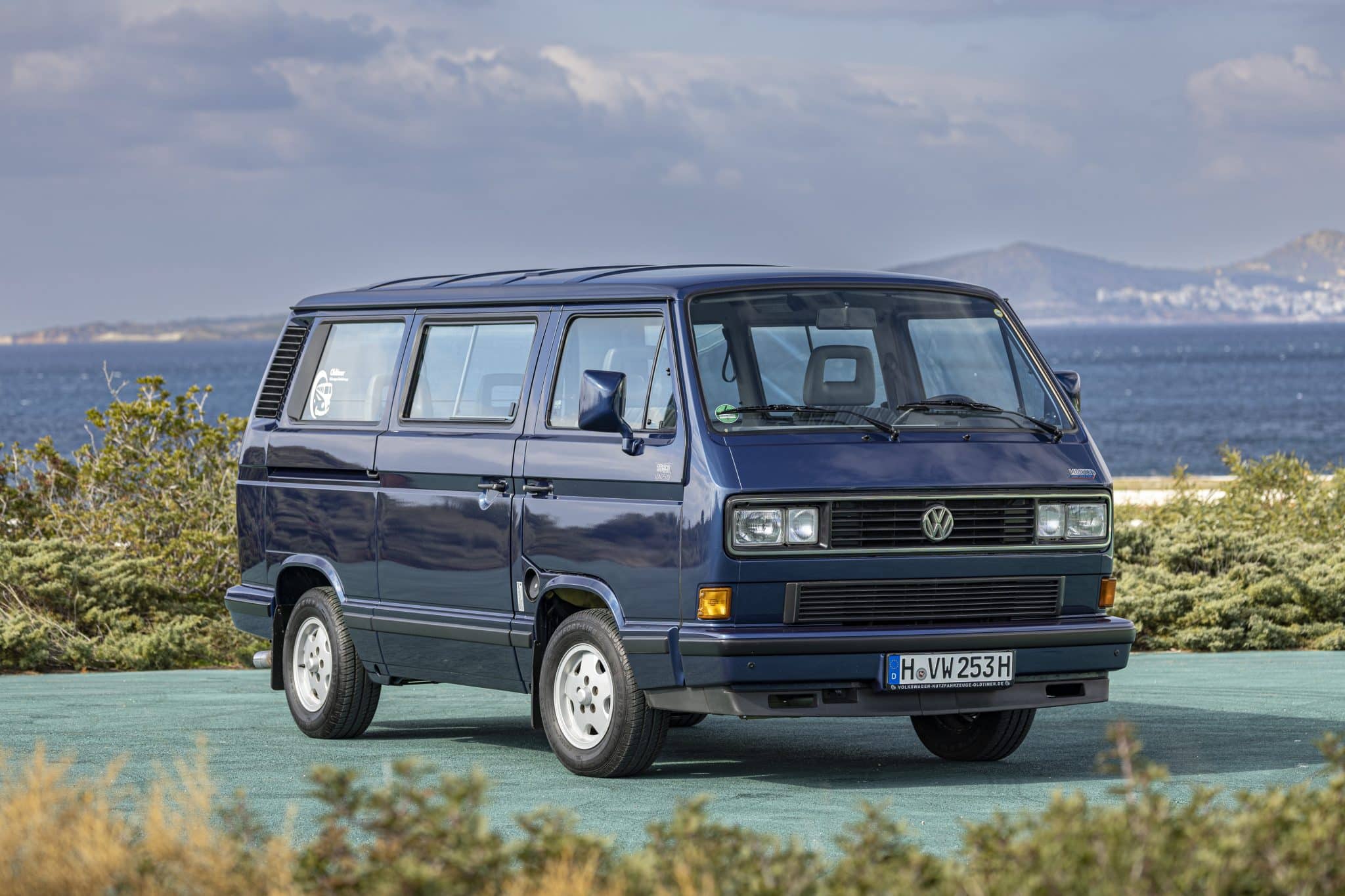 75 years of the Volkswagen T: history, evolution and legacy of an icon ...