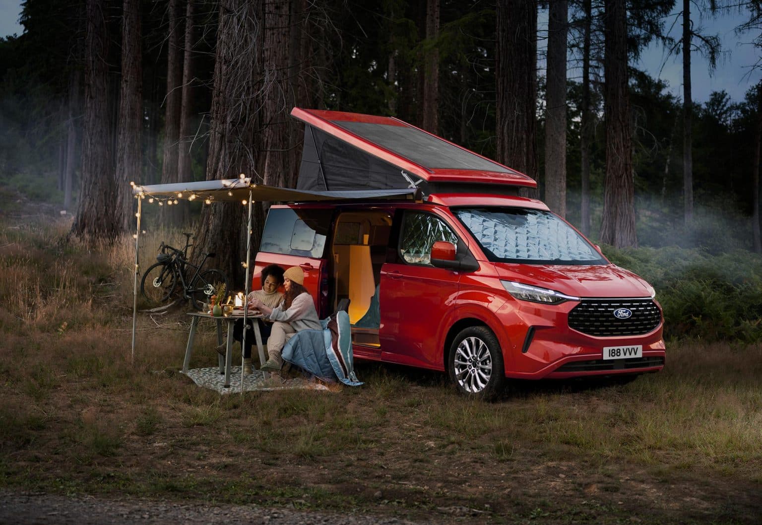 Nous avons testé le Ford Transit Custom Nugget 2025 : voici à quoi il ...
