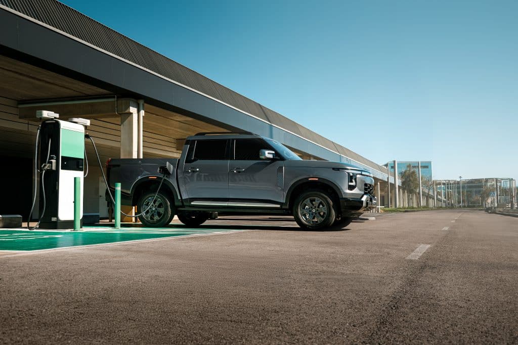 Santana 400 PHEV e 400D: o renascimento do jipe espanhol com tecnologia híbrida e alma de ...