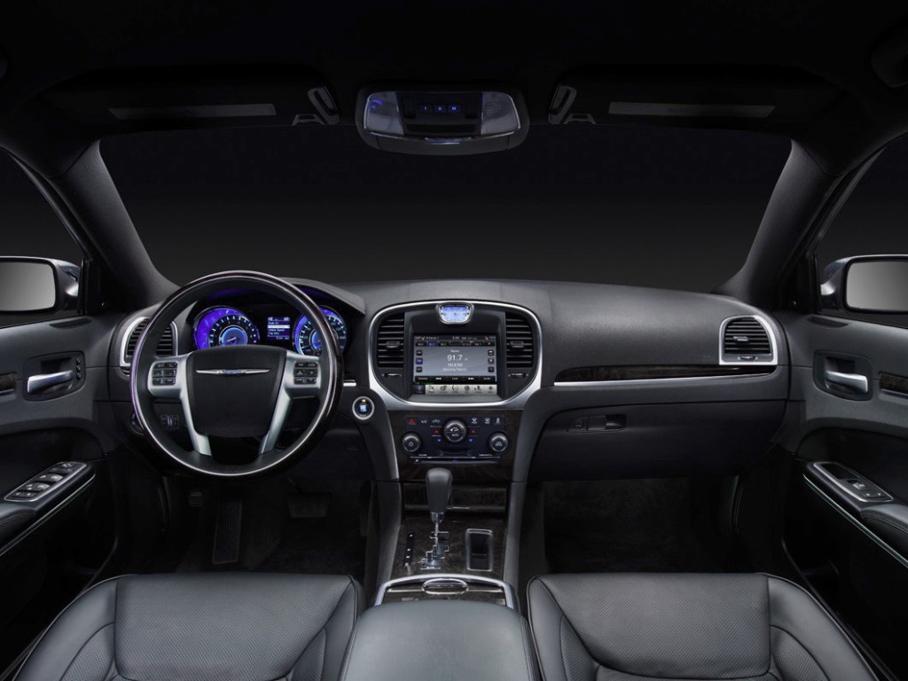 chrysler-300-interior-hm-1