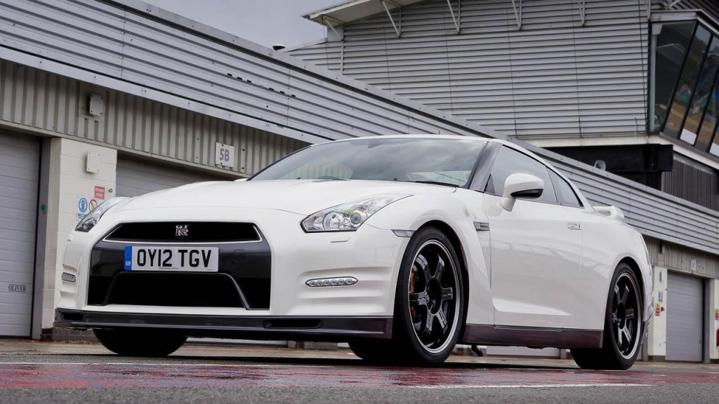 big_Nissan_GTR_Track_Pack_10