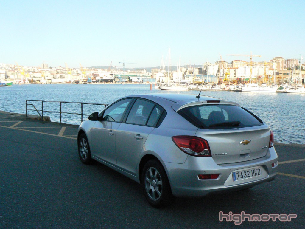 Chevrolet Cruze 5p 1.7 VCDI, prueba (diseño exterior, equipamiento ...