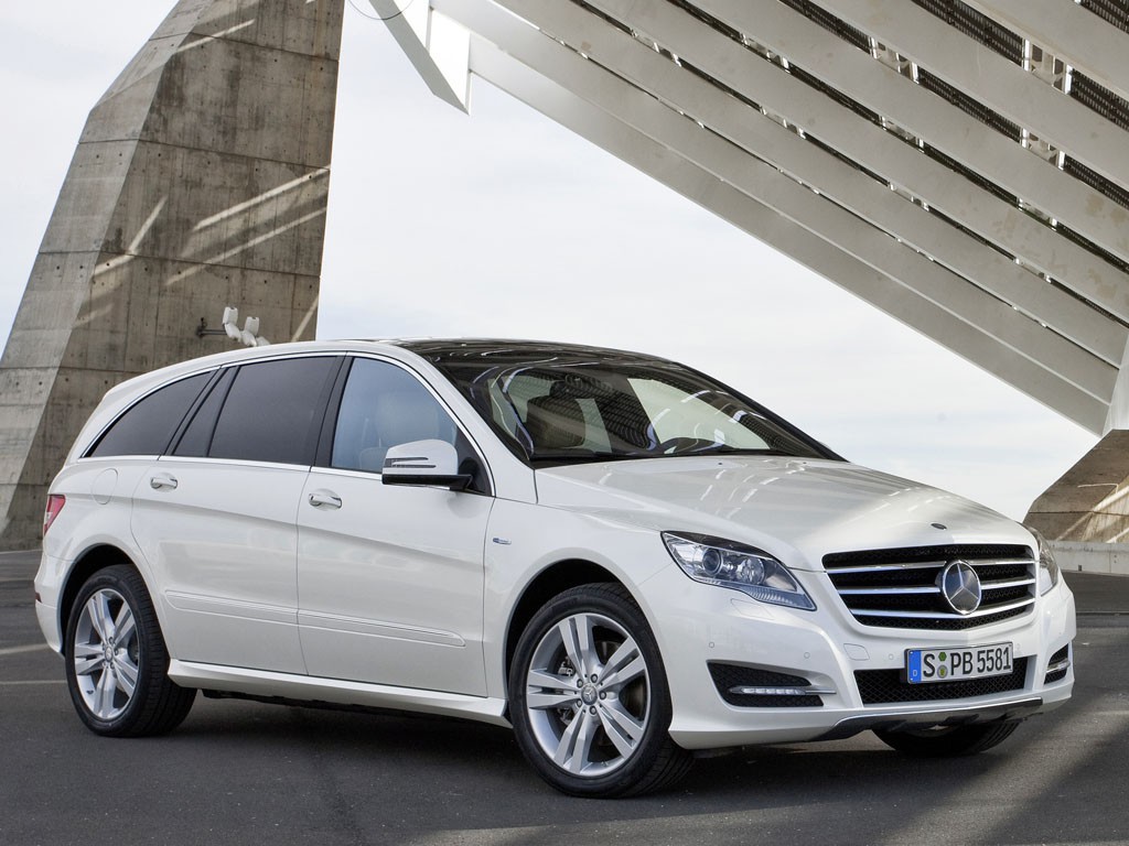 El Mercedes-Benz Clase R será fabricado por AM General a partir de este ...