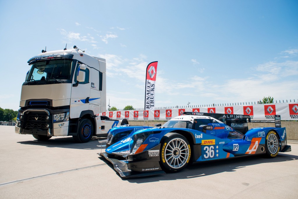 Renault Trucks pays tribute to Team Alpine
