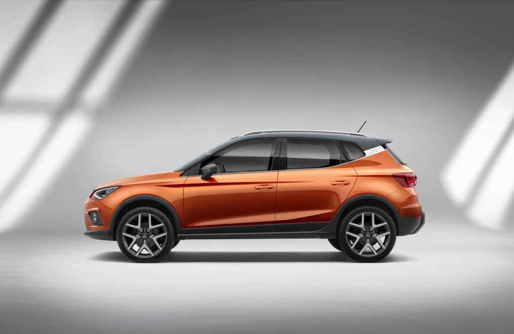 SEAT Arona, 4 trim levels and 7 engines from 14.390 euros