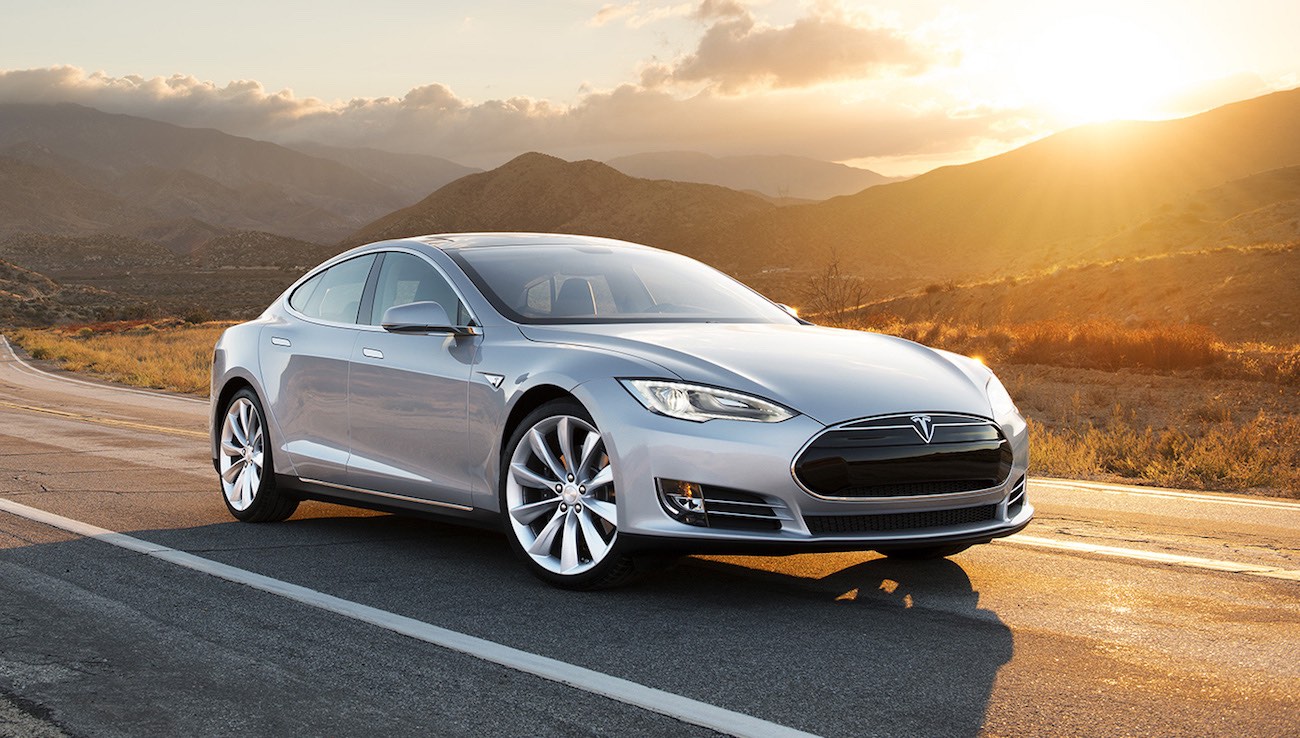 Amazing! A Tesla Model S travels more than 1.000 kilometers on a single ...