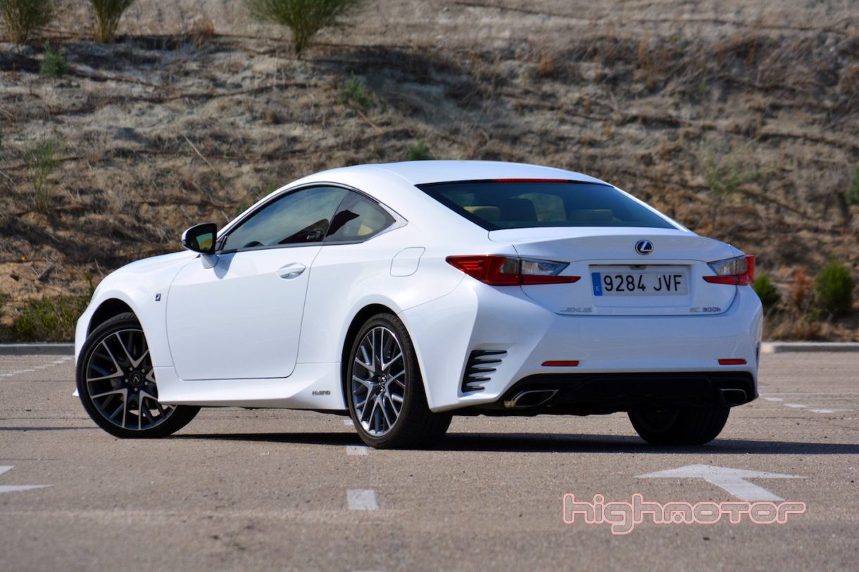 Prueba y opinión del Lexus RC300h por el equipo Highmotor