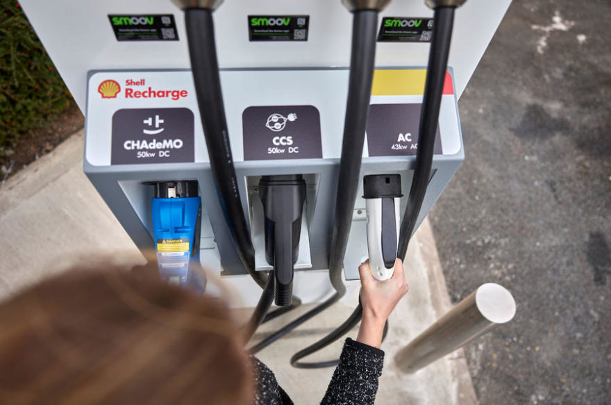 Shell proposera des bornes de recharge électrique dans ses stations