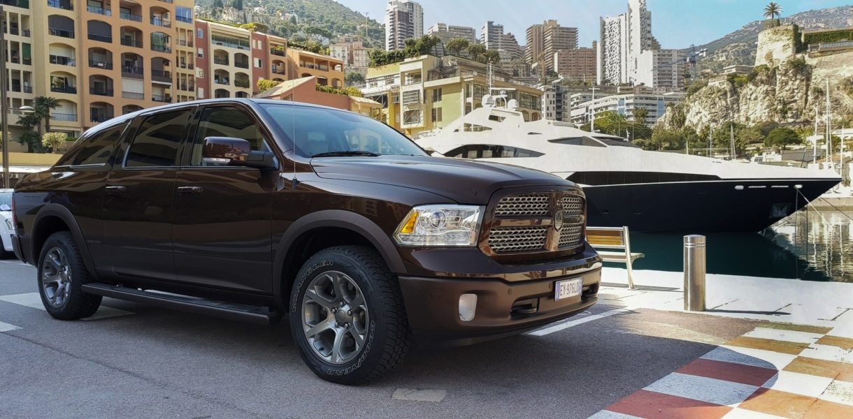 Aznom Atulux, un RAM 1500 convertido en vehículo de lujo