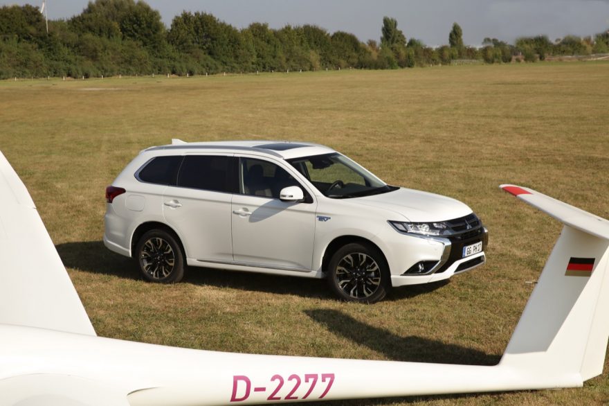 Mitsubishi Outlander PHEV free electricity for 540 km per month thanks to Endesa