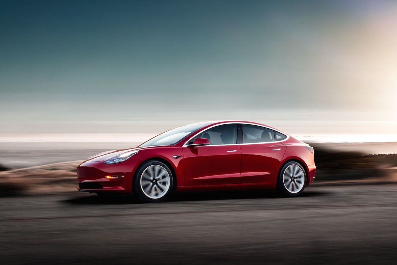 Tesla Model 3 Performance: primer vistazo a su versión con el interior ...