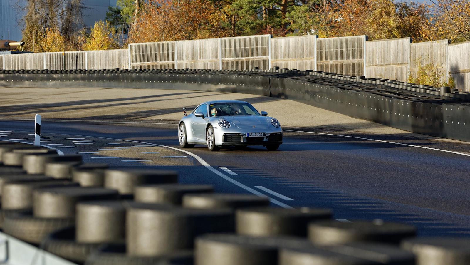 El nuevo Porsche 911 y Mark Webber se han ido de "paseo"