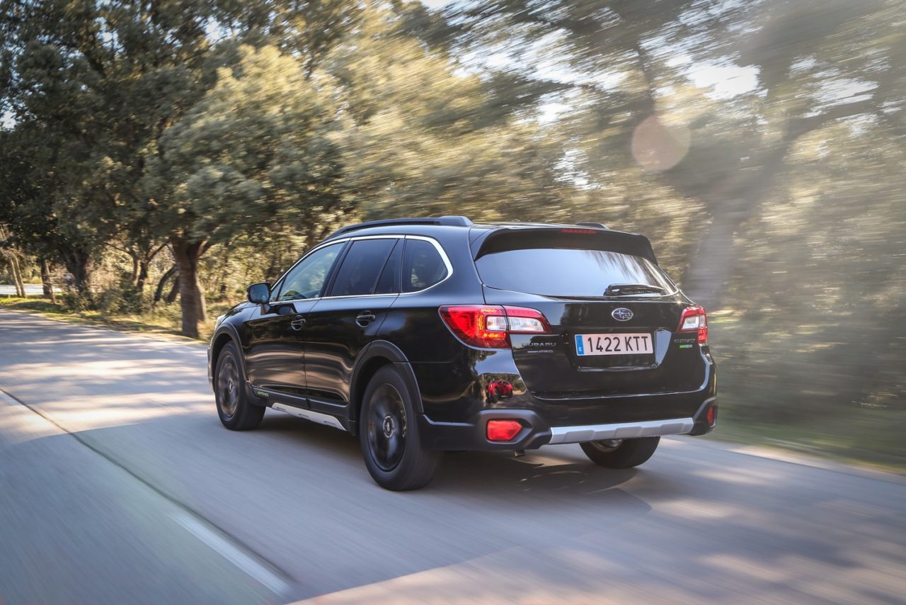 Subaru Outback Black Edition (4)