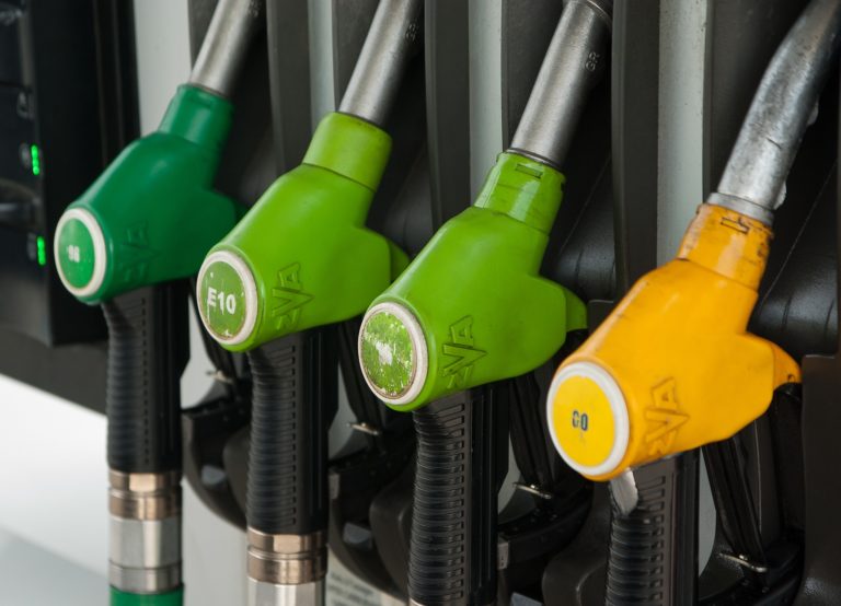 Verschil tussen loodvrije benzine met een octaangetal van 95 en 98