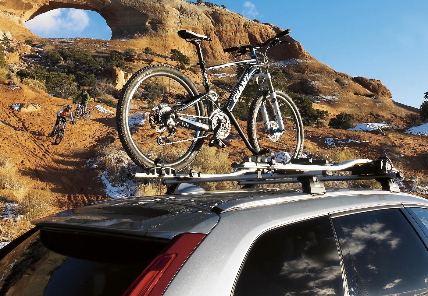 Cómo transportar bicicletas en un coche