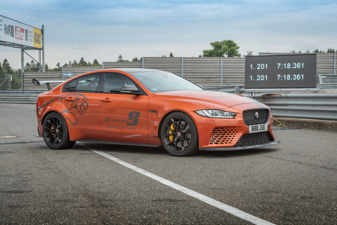 El Jaguar XE SV Project 8 bate su propio récord Nurburgring