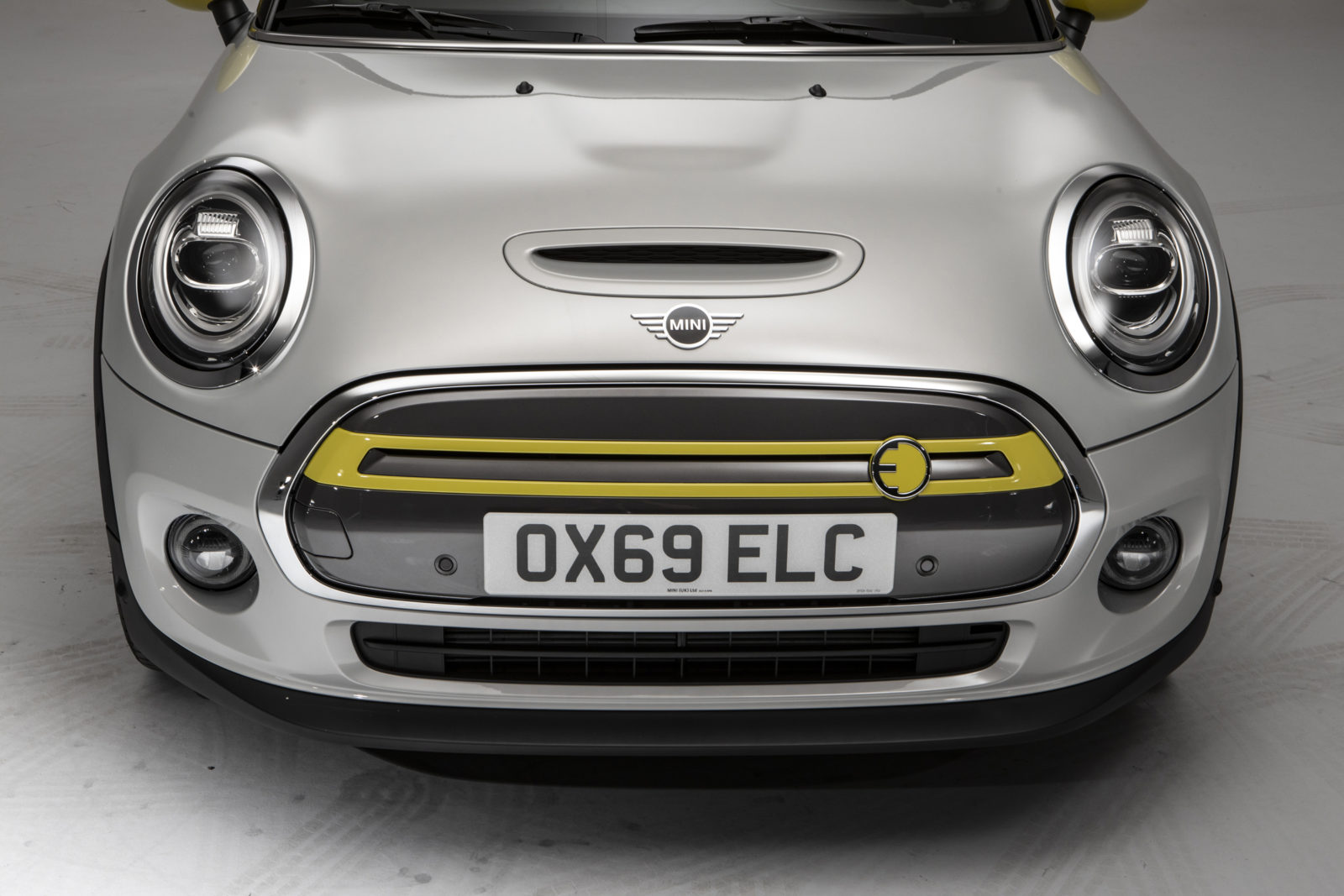 El MINI Cooper SE ya está en España desde 33.950 euros