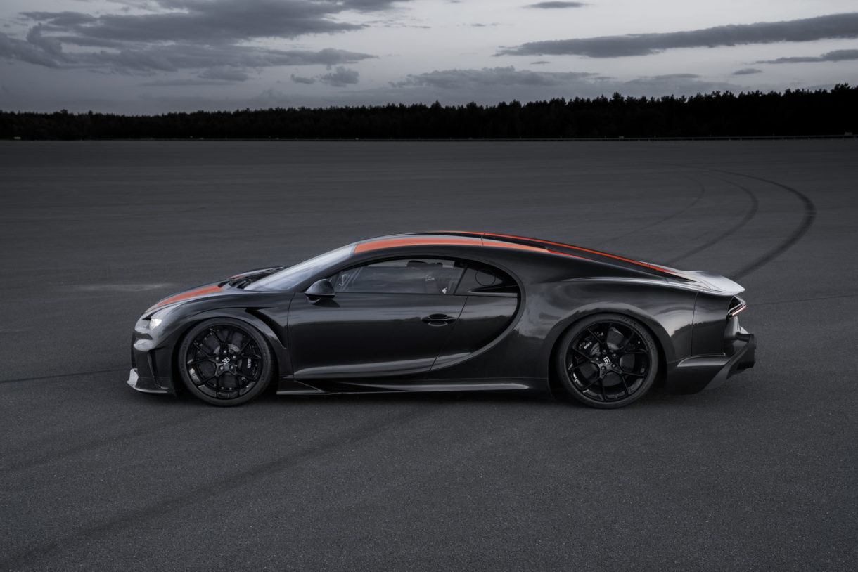 Bugatti does it again by reaching 490,484 km/h