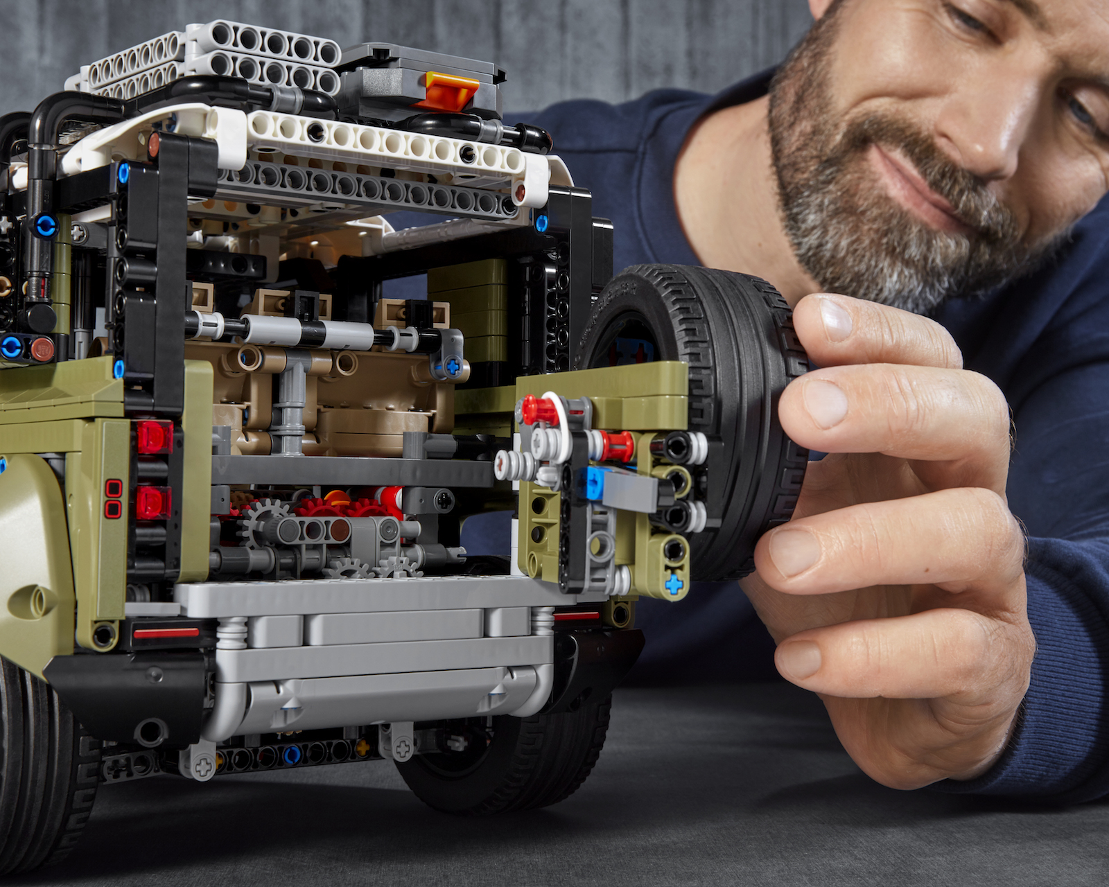 El Land Rover Defender Lego llega dispuesto a todo
