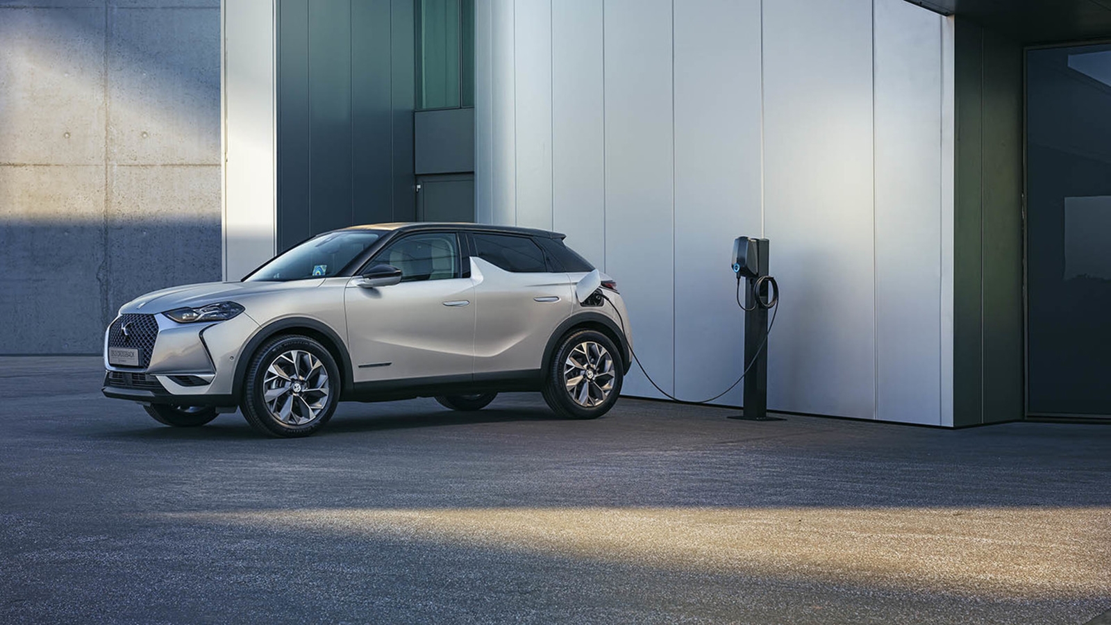 New DS3 Crossback E-Tense: design and distinction in electric format