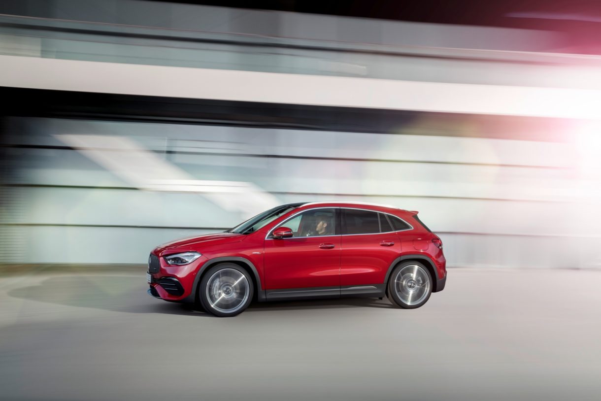 El nuevo GLA suma la versión 35 4MATIC por Mercedes-AMG