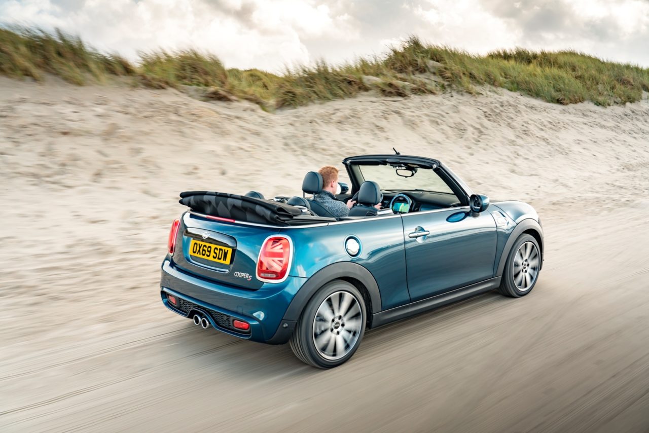 Mini Cooper Cabrio Sidewalk (15)