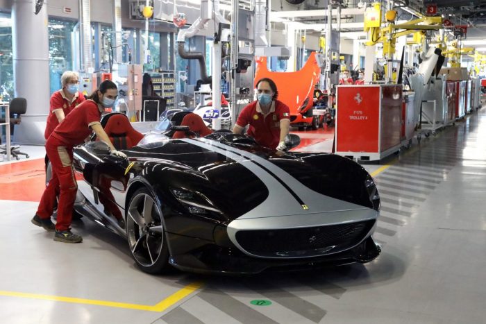 Ferrari restarts its industrial activity